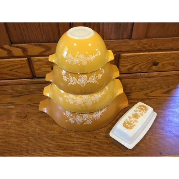 Pyrex | Dining | Pyrex Butterfly Gold Nesting Bowls Set Of 4 | Poshmark